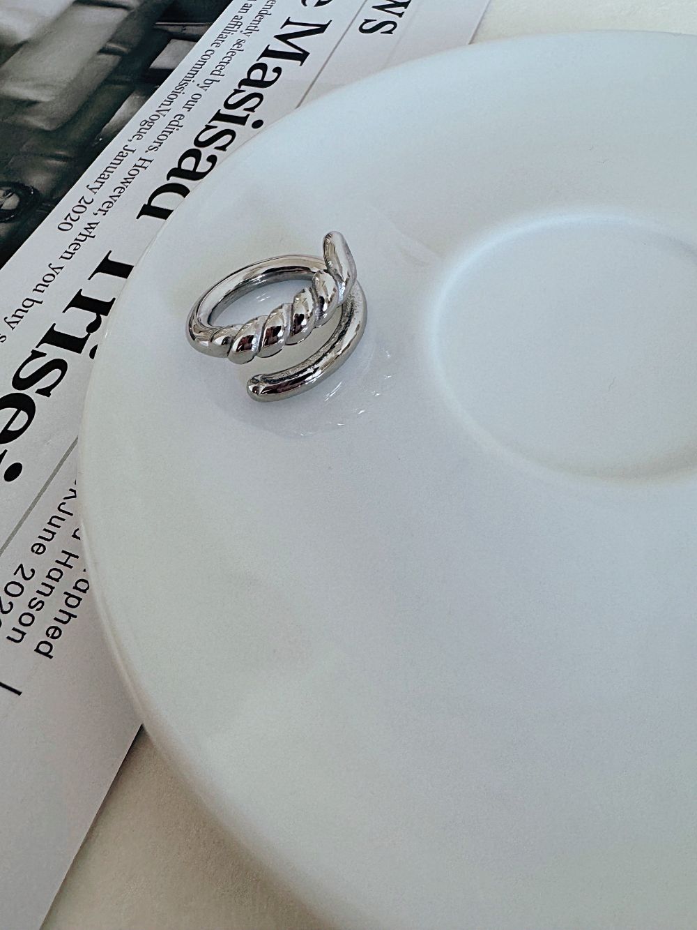 Knot Ring – Snowdrop Spring