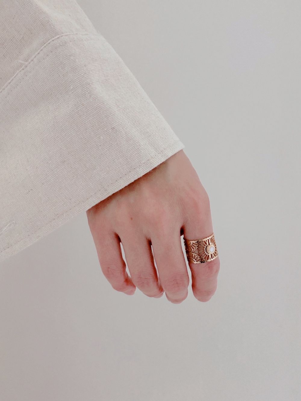 Velvet & Valor Ring – Snowdrop Spring